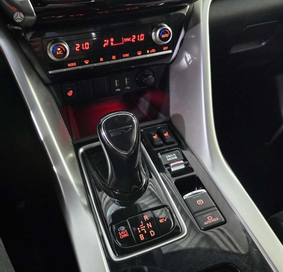 Black Mitsubishi Eclipse Cross 2024 in Siauliai, with an engine capacity of 2.36 L and mileage of 92 thousand km for 21900 €, photo 18 on AUTOMOTO.COM.LV