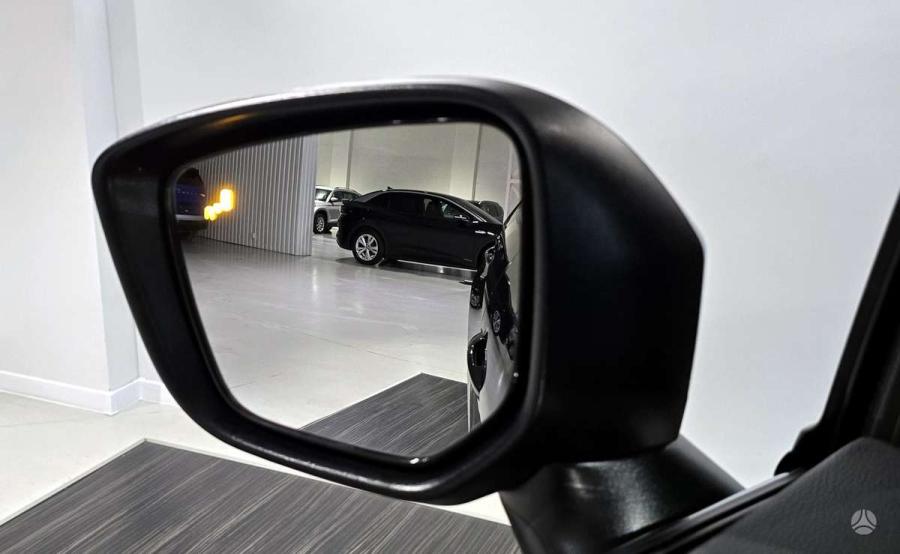 Black Mitsubishi Eclipse Cross 2024 in Siauliai, with an engine capacity of 2.36 L and mileage of 92 thousand km for 21900 €, photo 24 on AUTOMOTO.COM.LV