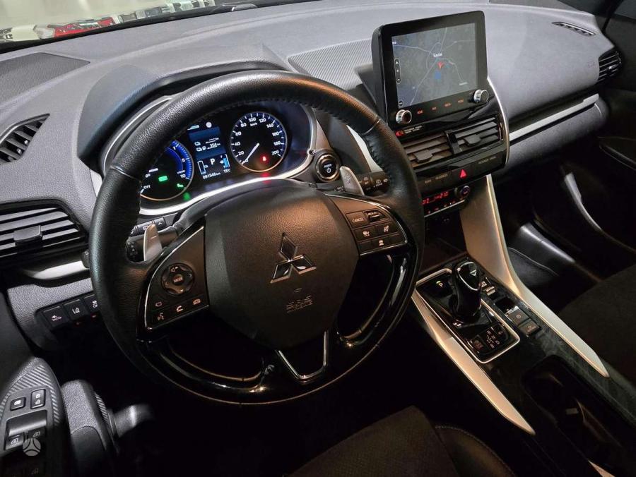 Black Mitsubishi Eclipse Cross 2024 in Siauliai, with an engine capacity of 2.36 L and mileage of 92 thousand km for 21900 €, photo 29 on AUTOMOTO.COM.LV