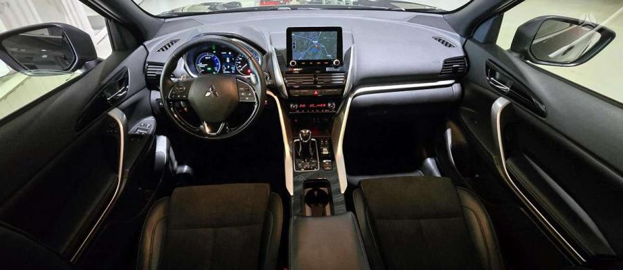 Black Mitsubishi Eclipse Cross 2024 in Siauliai, with an engine capacity of 2.36 L and mileage of 92 thousand km for 21900 €, photo 30 on AUTOMOTO.COM.LV