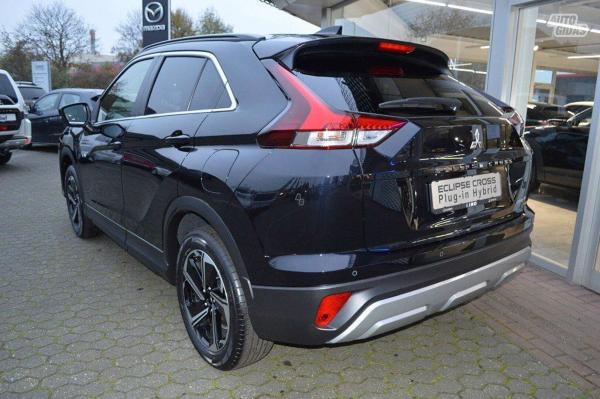 Black Mitsubishi Eclipse Cross 2025 in Kaunas, with an engine capacity of 2.40 L and mileage of 15 thousand km for 31619 €, photo 5 on AUTOMOTO.COM.LV