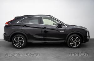 Black Mitsubishi Eclipse Cross 2022 in Tallinn, with an engine capacity of 2.40 L and mileage of 119 thousand km for 18999 €, photo 5 on AUTOMOTO.COM.LV