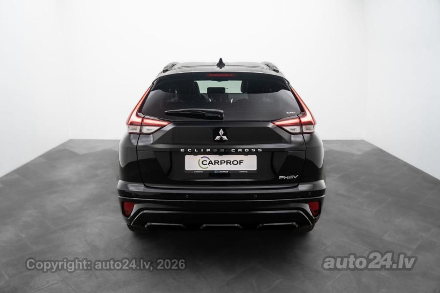 Black Mitsubishi Eclipse Cross 2022 in Tallinn, with an engine capacity of 2.40 L and mileage of 119 thousand km for 18999 €, photo 7 on AUTOMOTO.COM.LV