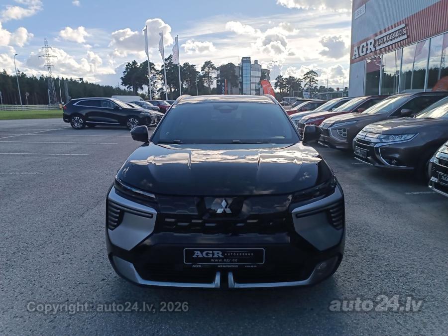Black Mitsubishi Eclipse Cross 2026 in Tallinn, with an engine capacity of 0.00 L and mileage of 2 thousand km for 51990 €, photo 4 on AUTOMOTO.COM.LV