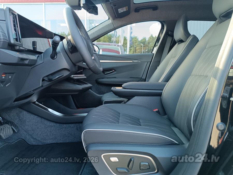 Black Mitsubishi Eclipse Cross 2026 in Tallinn, with an engine capacity of 0.00 L and mileage of 2 thousand km for 51990 €, photo 8 on AUTOMOTO.COM.LV