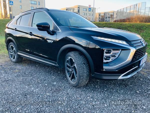 Melns Mitsubishi Eclipse Cross 2022 Tallina, ar dzinēja tilpumu 2.40 L un nobraukumu 25 tūkst. km par 27600 €, foto 3 vietnē AUTOMOTO.COM.LV