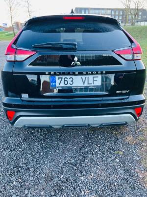 Black Mitsubishi Eclipse Cross 2022 in Tallinn, with an engine capacity of 2.40 L and mileage of 25 thousand km for 27600 €, photo 6 on AUTOMOTO.COM.LV