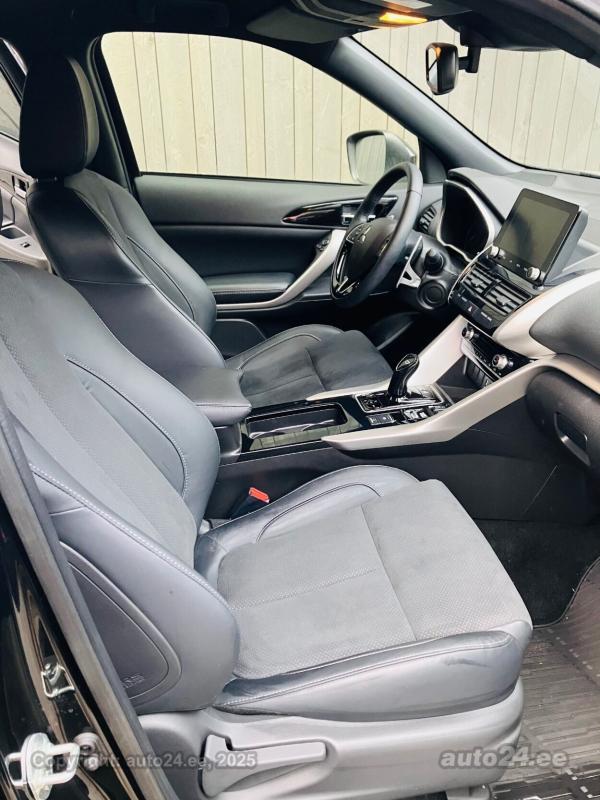 Black Mitsubishi Eclipse Cross 2022 in Tallinn, with an engine capacity of 2.40 L and mileage of 25 thousand km for 27600 €, photo 11 on AUTOMOTO.COM.LV