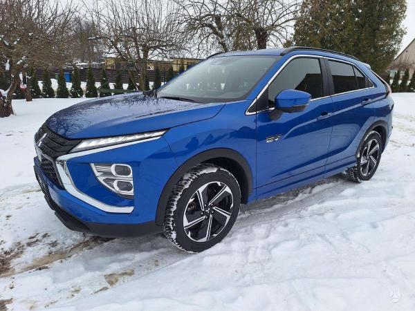 Blue Mitsubishi Eclipse Cross 2022 in Alytus, with an engine capacity of 2.36 L and mileage of 85 thousand km for 19650 €, photo 1 on AUTOMOTO.COM.LV