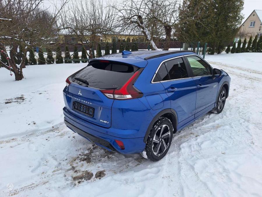 Blue Mitsubishi Eclipse Cross 2022 in Alytus, with an engine capacity of 2.36 L and mileage of 85 thousand km for 19650 €, photo 5 on AUTOMOTO.COM.LV