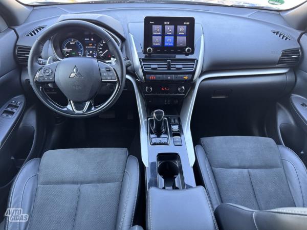 Zils Mitsubishi Eclipse Cross 2022 Avižieniai, ar dzinēja tilpumu 2.40 L un nobraukumu 100 tūkst. km par 18500 €, foto 3 vietnē AUTOMOTO.COM.LV