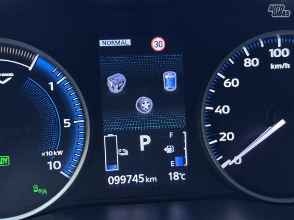 Zils Mitsubishi Eclipse Cross 2022 Avižieniai, ar dzinēja tilpumu 2.40 L un nobraukumu 100 tūkst. km par 18500 €, foto 9 vietnē AUTOMOTO.COM.LV
