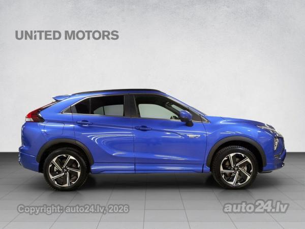 Blue Mitsubishi Eclipse Cross 2023 in Tallinn, with an engine capacity of 2.40 L and mileage of 22 thousand km for 19990 €, photo 11 on AUTOMOTO.COM.LV