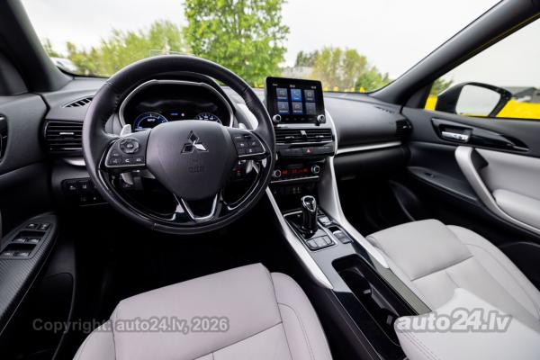 Blue Mitsubishi Eclipse Cross 2023 in Tallinn, with an engine capacity of 2.40 L and mileage of 26 thousand km for 26900 €, photo 9 on AUTOMOTO.COM.LV