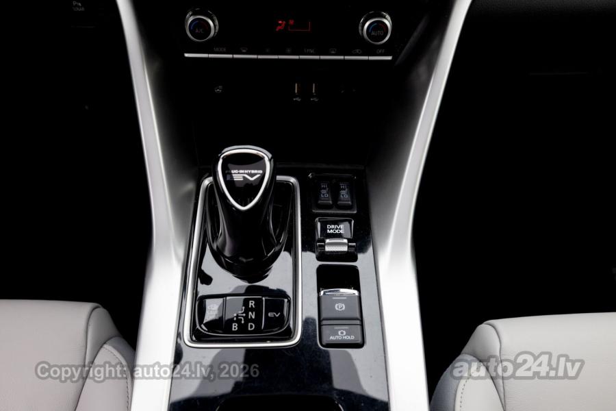 Blue Mitsubishi Eclipse Cross 2023 in Tallinn, with an engine capacity of 2.40 L and mileage of 26 thousand km for 26900 €, photo 12 on AUTOMOTO.COM.LV