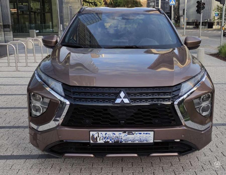 Brown Mitsubishi Eclipse Cross 2022 in Vilnius, with an engine capacity of 2.36 L and mileage of 31 thousand km for 21200 €, photo 2 on AUTOMOTO.COM.LV