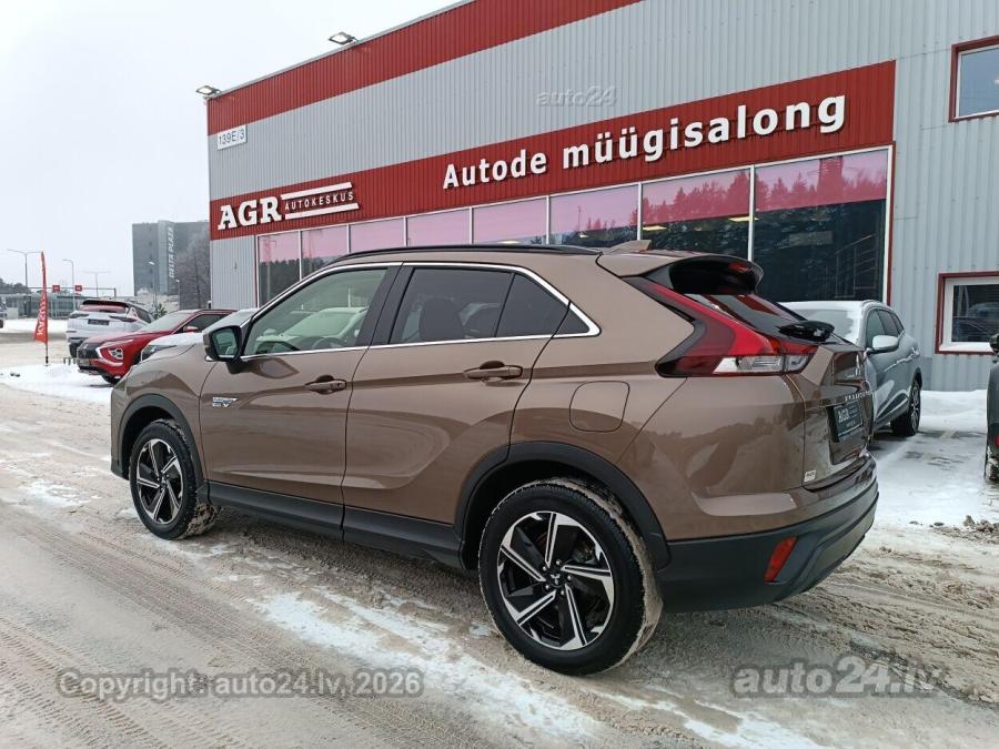 Brown Mitsubishi Eclipse Cross 2022 in Tallinn, with an engine capacity of 2.40 L and mileage of 42 thousand km for 23900 €, photo 2 on AUTOMOTO.COM.LV