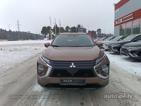 Brūns Mitsubishi Eclipse Cross 2022 Tallina, ar dzinēja tilpumu 2.40 L un nobraukumu 42 tūkst. km par 23900 €, foto 3 vietnē AUTOMOTO.COM.LV