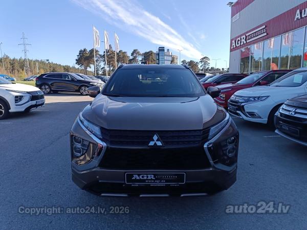 Brown Mitsubishi Eclipse Cross 2022 in Tallinn, with an engine capacity of 2.40 L and mileage of 51 thousand km for 25990 €, photo 3 on AUTOMOTO.COM.LV