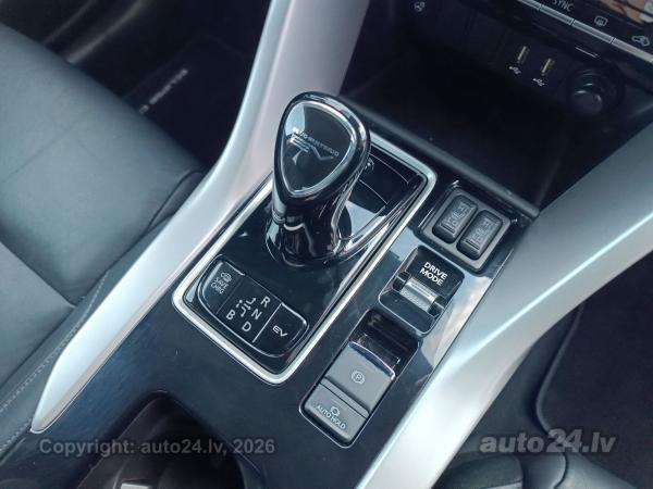 Brown Mitsubishi Eclipse Cross 2022 in Tallinn, with an engine capacity of 2.40 L and mileage of 51 thousand km for 25990 €, photo 6 on AUTOMOTO.COM.LV