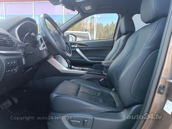 Brown Mitsubishi Eclipse Cross 2022 in Tallinn, with an engine capacity of 2.40 L and mileage of 51 thousand km for 25990 €, photo 7 on AUTOMOTO.COM.LV