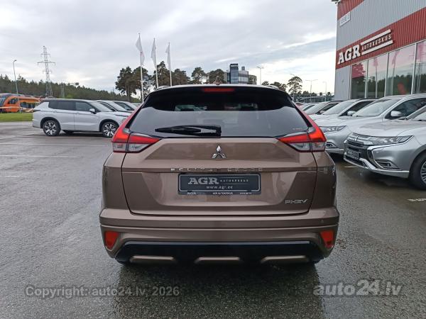 Brown Mitsubishi Eclipse Cross 2022 in Tallinn, with an engine capacity of 2.40 L and mileage of 92 thousand km for 24990 €, photo 4 on AUTOMOTO.COM.LV