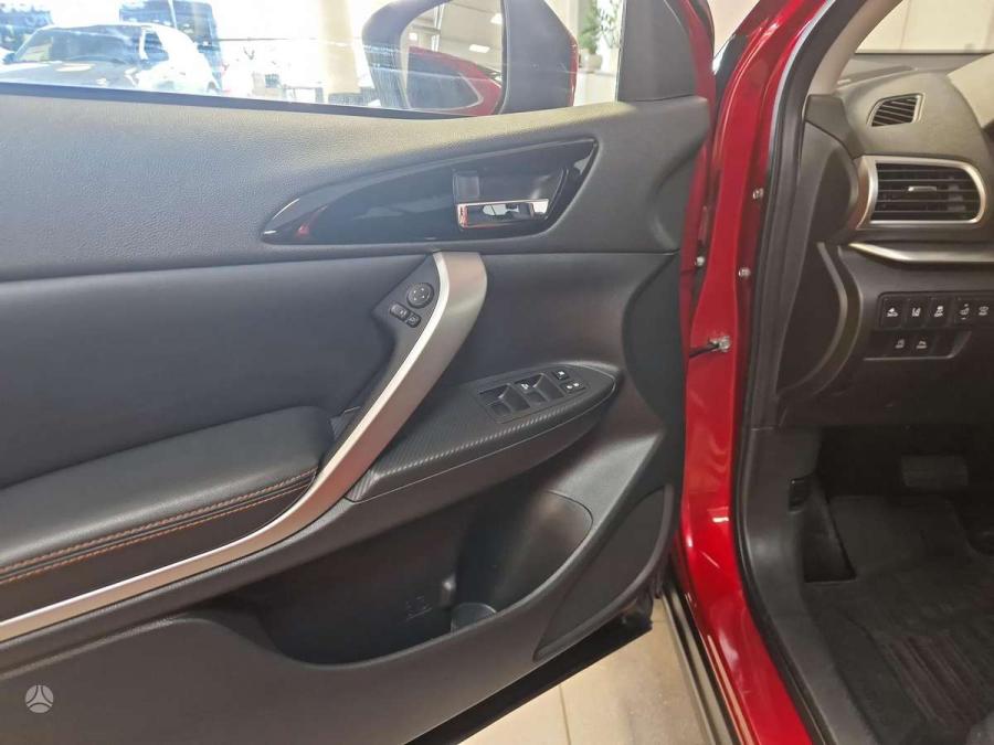 Mitsubishi Eclipse Cross 2018 in Vilnius, with an engine capacity of 1.50 L and mileage of 86 thousand km for 17000 €, photo 11 on AUTOMOTO.COM.LV