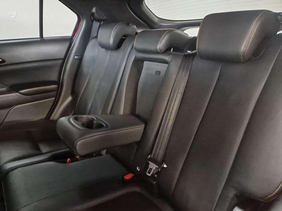 Mitsubishi Eclipse Cross 2018 in Vilnius, with an engine capacity of 1.50 L and mileage of 86 thousand km for 17000 €, photo 17 on AUTOMOTO.COM.LV