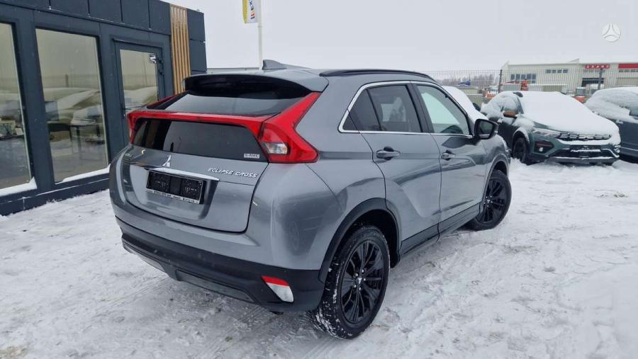 Grey Mitsubishi Eclipse Cross 2019 in Marijampole, with an engine capacity of 2.27 L and mileage of 156 thousand km for 14000 €, photo 6 on AUTOMOTO.COM.LV