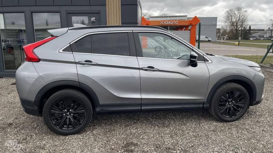 Grey Mitsubishi Eclipse Cross 2019 in Marijampole, with an engine capacity of 2.30 L and mileage of 156 thousand km for 14490 €, photo 7 on AUTOMOTO.COM.LV