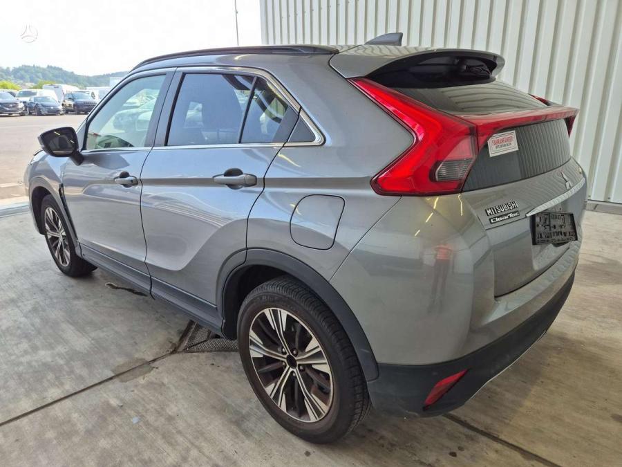 Grey Mitsubishi Eclipse Cross 2019 in Vilnius, with an engine capacity of 1.50 L and mileage of 149 thousand km for 11600 €, photo 4 on AUTOMOTO.COM.LV