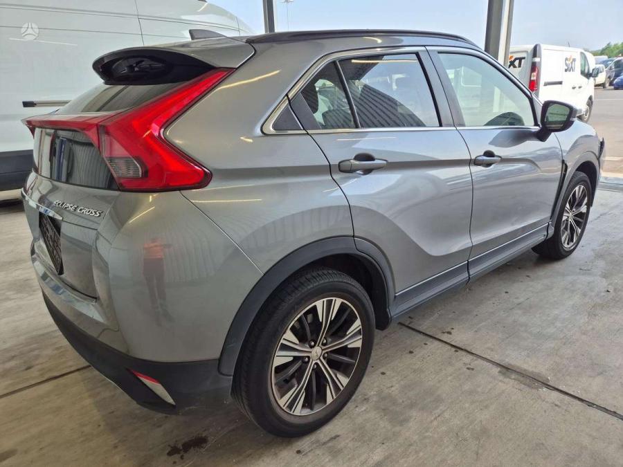Grey Mitsubishi Eclipse Cross 2019 in Vilnius, with an engine capacity of 1.50 L and mileage of 149 thousand km for 11600 €, photo 5 on AUTOMOTO.COM.LV