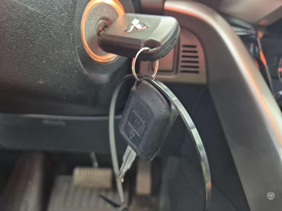 Grey Mitsubishi Eclipse Cross 2019 in Vilnius, with an engine capacity of 1.50 L and mileage of 149 thousand km for 11600 €, photo 10 on AUTOMOTO.COM.LV