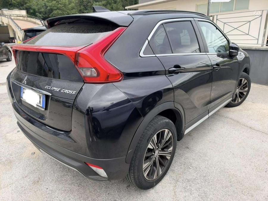 Pelēks Mitsubishi Eclipse Cross 2019 Viļņa, ar dzinēja tilpumu 2.27 L un nobraukumu 209 tūkst. km par 11000 €, foto 4 vietnē AUTOMOTO.COM.LV