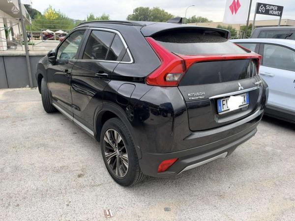Pelēks Mitsubishi Eclipse Cross 2019 Viļņa, ar dzinēja tilpumu 2.27 L un nobraukumu 209 tūkst. km par 11000 €, foto 5 vietnē AUTOMOTO.COM.LV