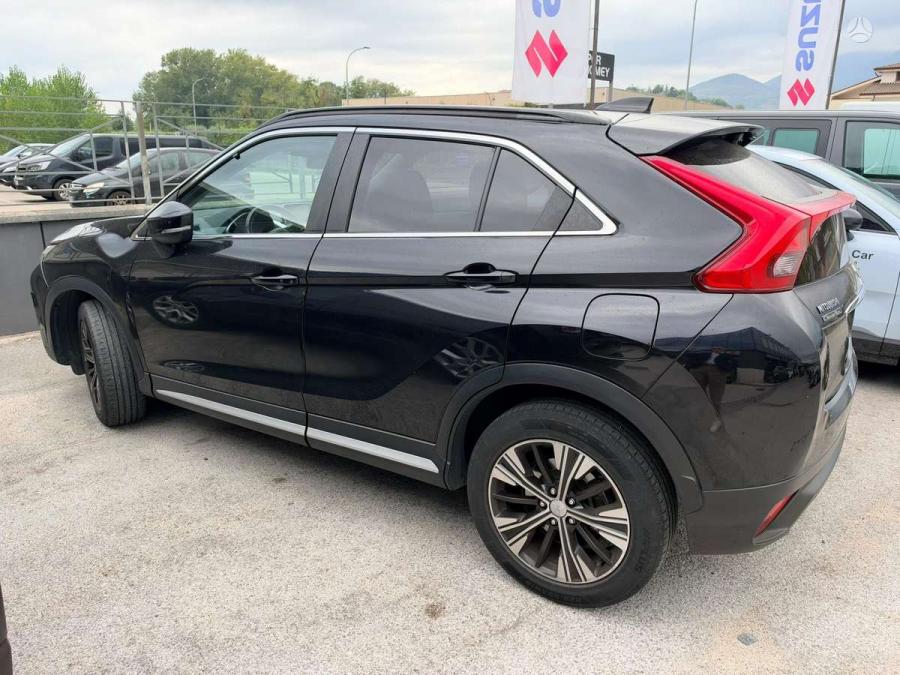 Pelēks Mitsubishi Eclipse Cross 2019 Viļņa, ar dzinēja tilpumu 2.27 L un nobraukumu 209 tūkst. km par 11000 €, foto 6 vietnē AUTOMOTO.COM.LV