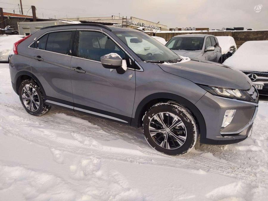 Grey Mitsubishi Eclipse Cross 2020 in Panevezys, with an engine capacity of 2.27 L and mileage of 144 thousand km for 19500 €, photo 9 on AUTOMOTO.COM.LV