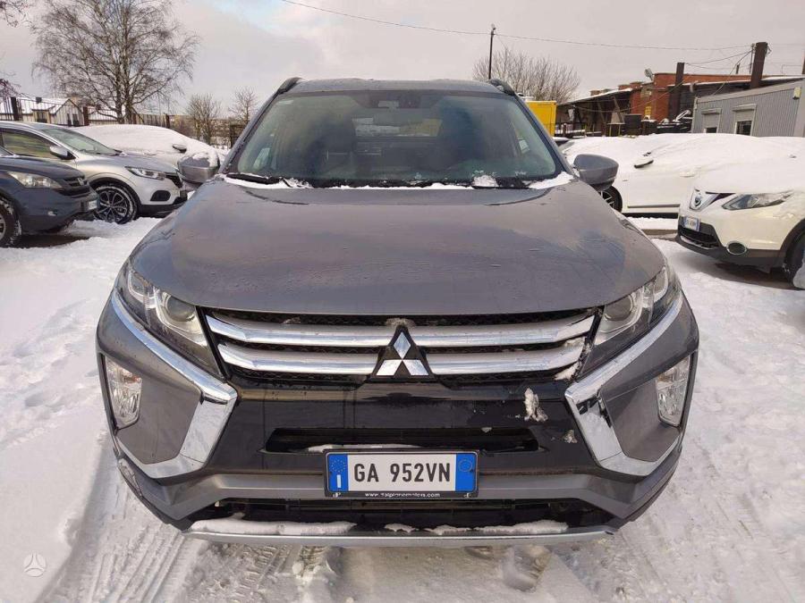 Grey Mitsubishi Eclipse Cross 2020 in Panevezys, with an engine capacity of 2.27 L and mileage of 144 thousand km for 19500 €, photo 11 on AUTOMOTO.COM.LV