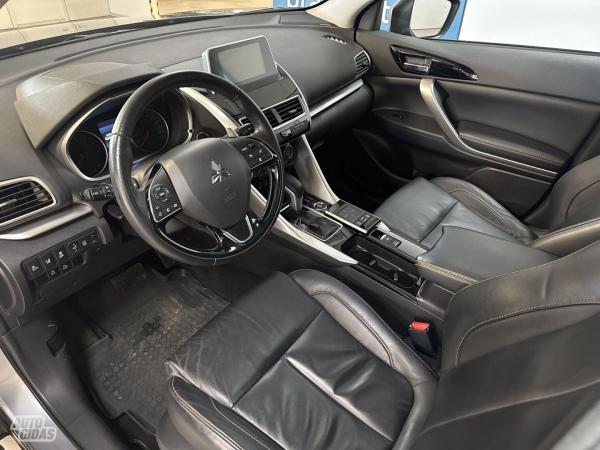 Grey Mitsubishi Eclipse Cross 2020 in Vilnius, with an engine capacity of 1.50 L and mileage of 41 thousand km for 19499 €, photo 8 on AUTOMOTO.COM.LV