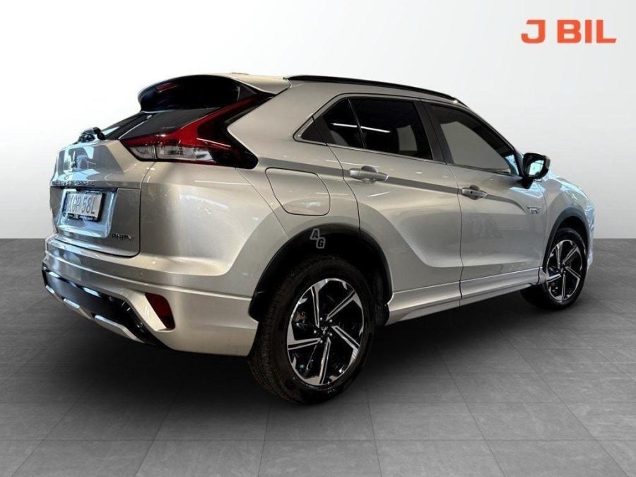 Grey Mitsubishi Eclipse Cross 2021 in Kaunas, with an engine capacity of 0.00 L and mileage of 53 thousand km for 29919 €, photo 2 on AUTOMOTO.COM.LV