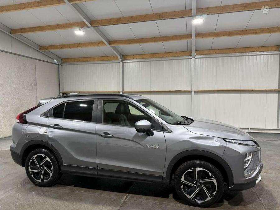 Pelēks Mitsubishi Eclipse Cross 2021 Kauņa, ar dzinēja tilpumu 2.36 L un nobraukumu 98 tūkst. km par 16093 €, foto 7 vietnē AUTOMOTO.COM.LV