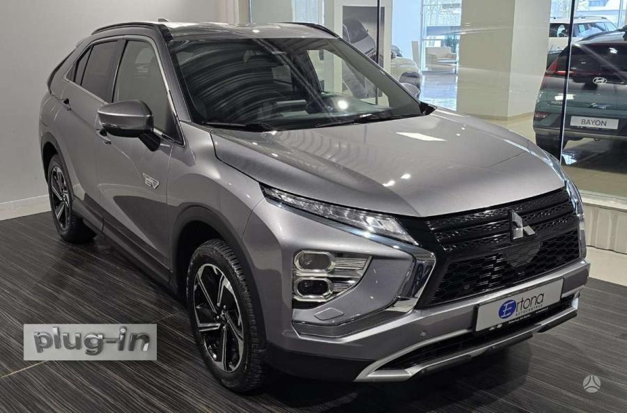 Grey Mitsubishi Eclipse Cross 2021 in Siauliai, with an engine capacity of 2.36 L and mileage of 25 thousand km for 20900 €, photo 1 on AUTOMOTO.COM.LV