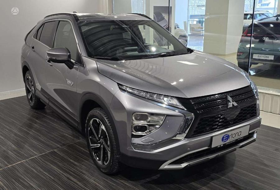 Grey Mitsubishi Eclipse Cross 2021 in Siauliai, with an engine capacity of 2.36 L and mileage of 25 thousand km for 20900 €, photo 7 on AUTOMOTO.COM.LV