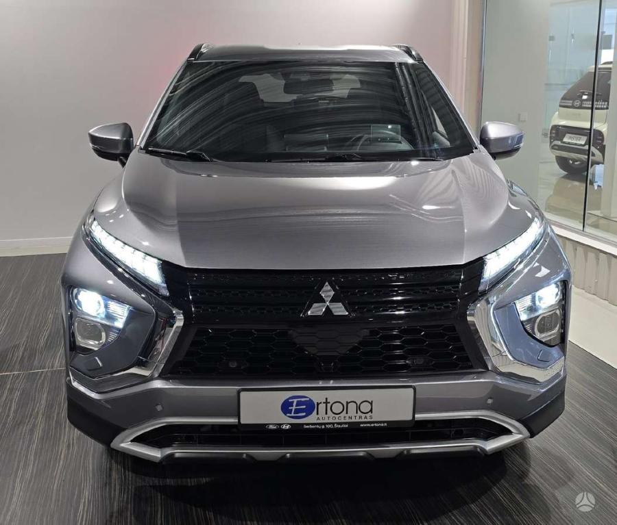 Grey Mitsubishi Eclipse Cross 2021 in Siauliai, with an engine capacity of 2.36 L and mileage of 25 thousand km for 20900 €, photo 8 on AUTOMOTO.COM.LV