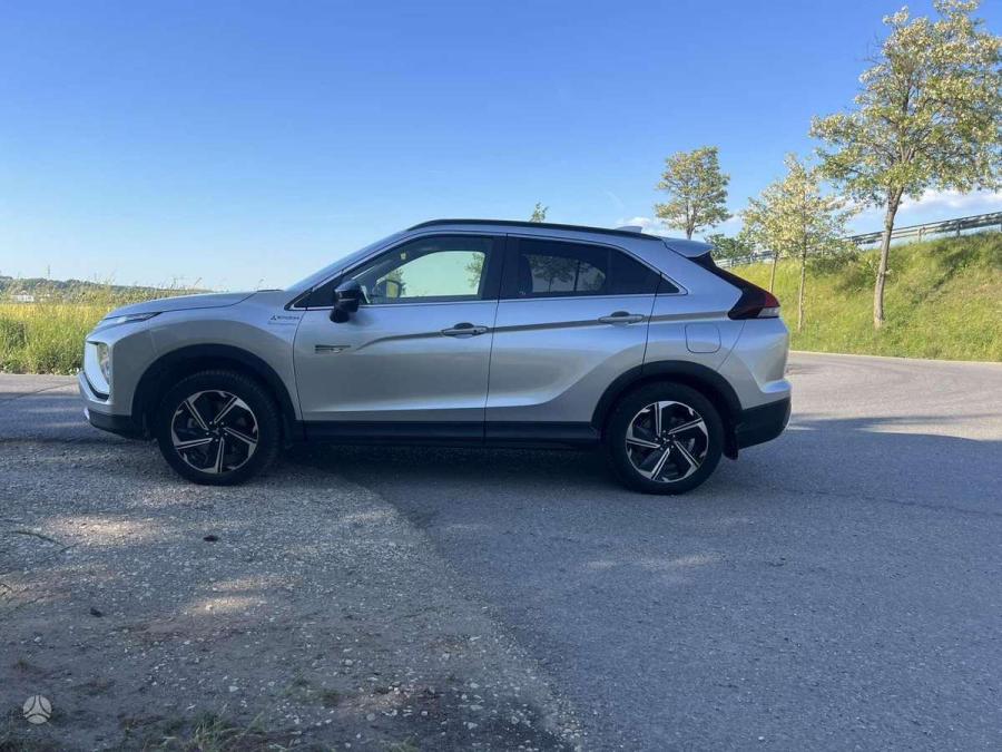 Grey Mitsubishi Eclipse Cross 2021 in Marijampole, with an engine capacity of 2.40 L and mileage of 60 thousand km for 17200 €, photo 1 on AUTOMOTO.COM.LV