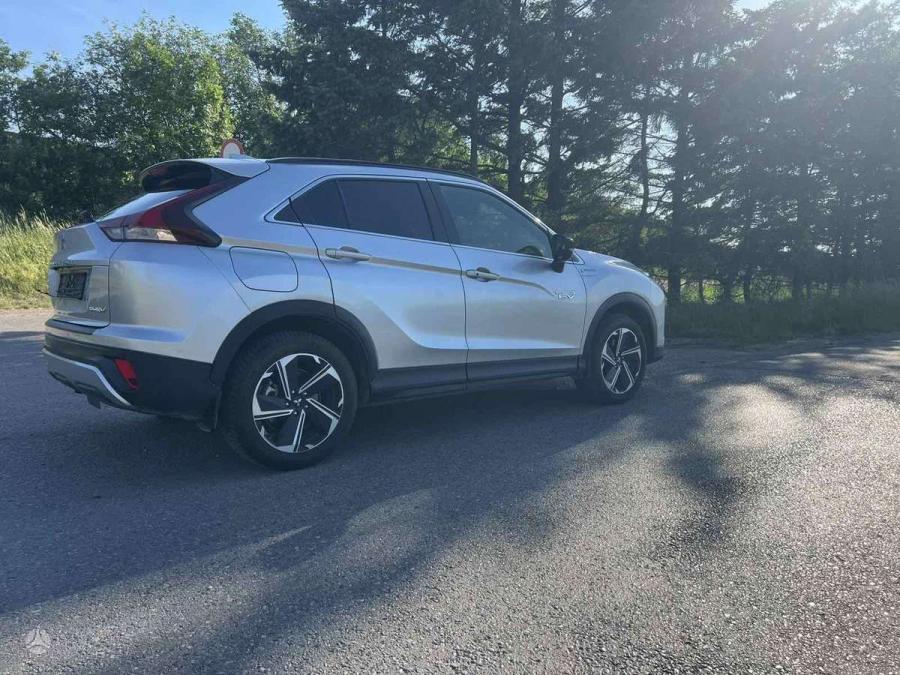 Grey Mitsubishi Eclipse Cross 2021 in Marijampole, with an engine capacity of 2.40 L and mileage of 60 thousand km for 17200 €, photo 7 on AUTOMOTO.COM.LV