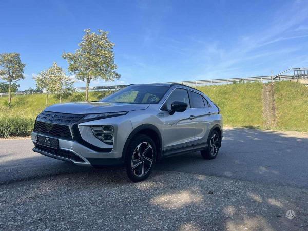 Pelēks Mitsubishi Eclipse Cross 2021 Marijampole, ar dzinēja tilpumu 2.40 L un nobraukumu 60 tūkst. km par 17200 €, foto 7 vietnē AUTOMOTO.COM.LV
