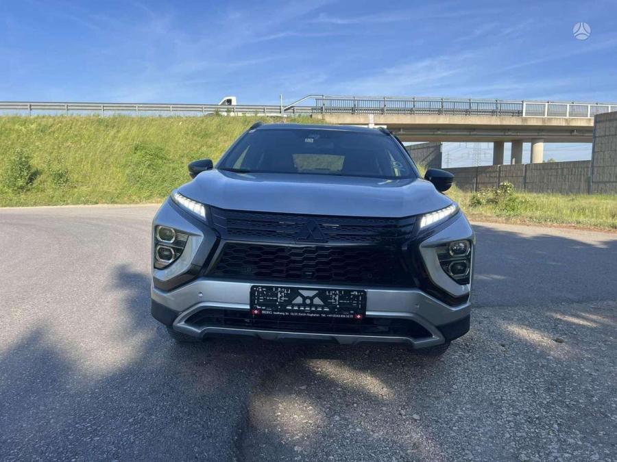 Grey Mitsubishi Eclipse Cross 2021 in Marijampole, with an engine capacity of 2.40 L and mileage of 60 thousand km for 17200 €, photo 14 on AUTOMOTO.COM.LV