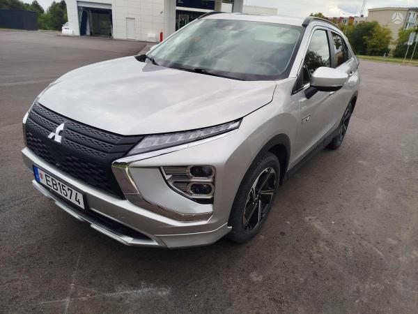 Mitsubishi Eclipse Cross 2021 PlungÄ vietnÄ PelÄks Mitsubishi Eclipse Cross 2021 PlungÄ, ar dzinÄja tilpumu 2.36 L un nobraukumu 50 tÅ«kst. km par 15500 ā¬, foto 1 vietnÄ AUTOMOTO.COM.LV