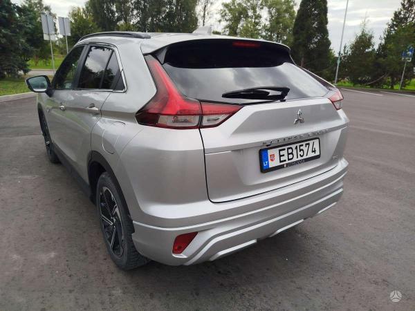 Mitsubishi Eclipse Cross 2021 PlungÄ vietnÄ PelÄks Mitsubishi Eclipse Cross 2021 PlungÄ, ar dzinÄja tilpumu 2.36 L un nobraukumu 50 tÅ«kst. km par 15500 ā¬, foto 4 vietnÄ AUTOMOTO.COM.LV
